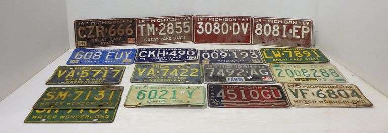 (17) License plates - Albrecht Auction Service