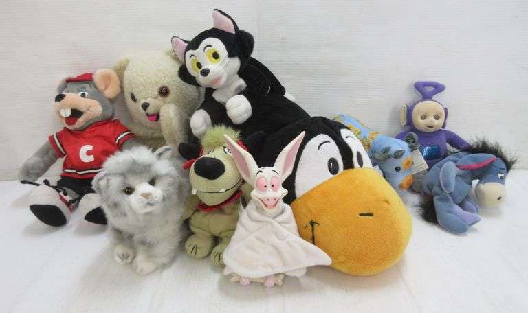 Box of plush, includes: 2001 Cow Parade, 1998 Teletubby Tinky Winky ...