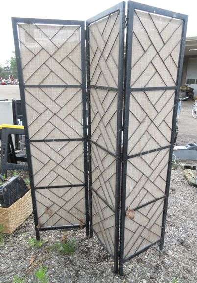 Room divider, 6'H, good - Albrecht Auction Service