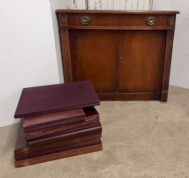 Saginaw table, small table or extends to 83" with leaves, has padded ...