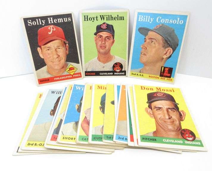 (24) 1958 Topps Baseball Cards - Albrecht Auction Service