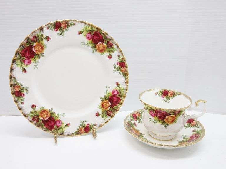 Royal Albert, England Dessert Set, includes: Teacup, saucers, and 8 ...