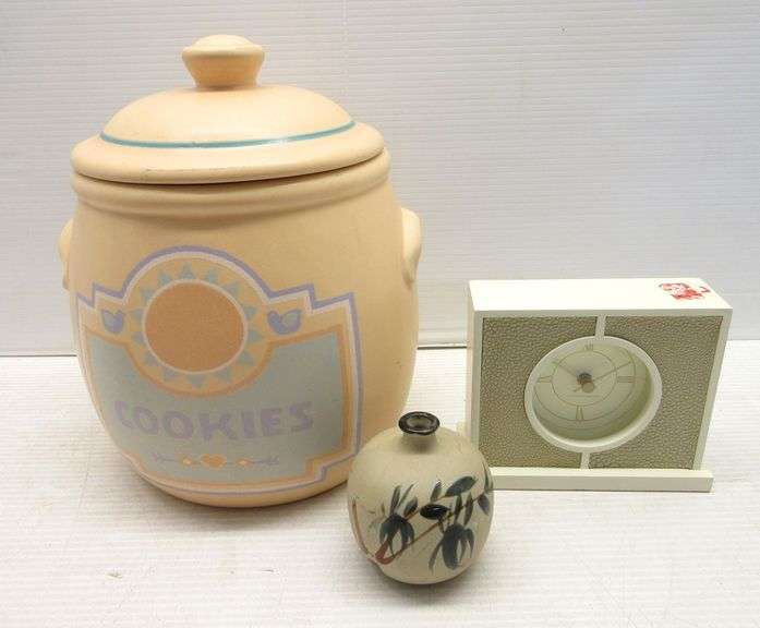 Southwestern style cookie jar with lid; Victoria Hagan Quartz Shelf ...