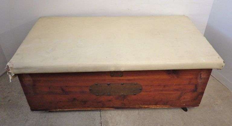 Cedar chest on wheels, 33"W x 17"D x 13"H, does have back right corner ...