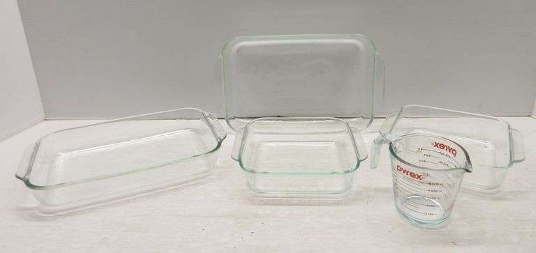 Pyrex cooking ware, includes: (2) 2-Quart baking dishes, 8" x 8"; (2) 3 ...