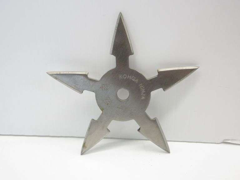 Knives, throwing stars, throwing knives, butterfly knife, and more ...