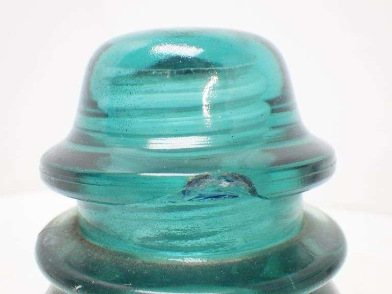 (20) Old glass insulators, good - Albrecht Auction Service