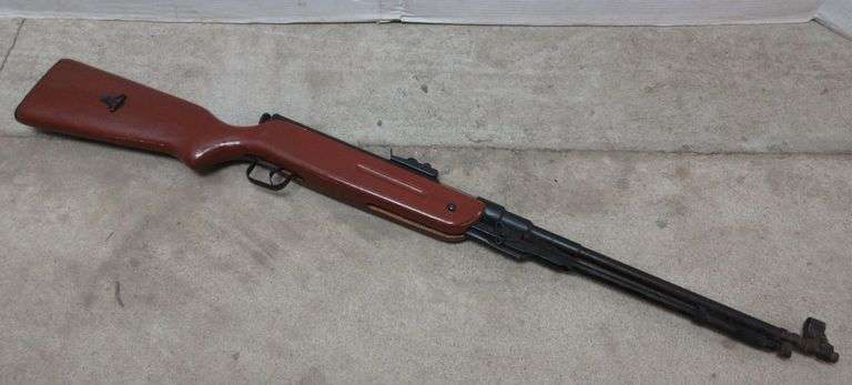 Pellet BB gun, packs a good wallop and will kill squirrels, light rust ...