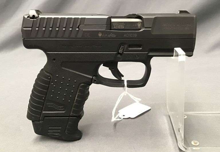Walther PPS .40 Cal. Semi-Auto Pistol, Manufactured by Smith & Wesson ...
