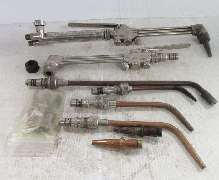 Smiths cutting and welding torch, torch body and (2) Cutting heads, 1 ...