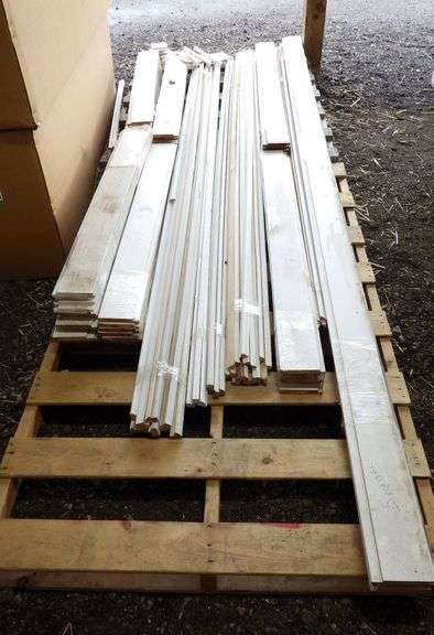 Shiplap wood siding and molding, 13' and 4'L of siding, 400 linear ft ...
