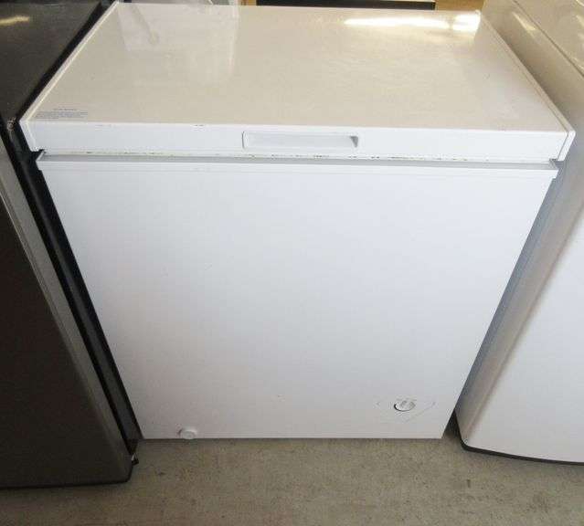Criterion chest freezer, 29"W x 20"D x 34"H, works - Albrecht Auction ...