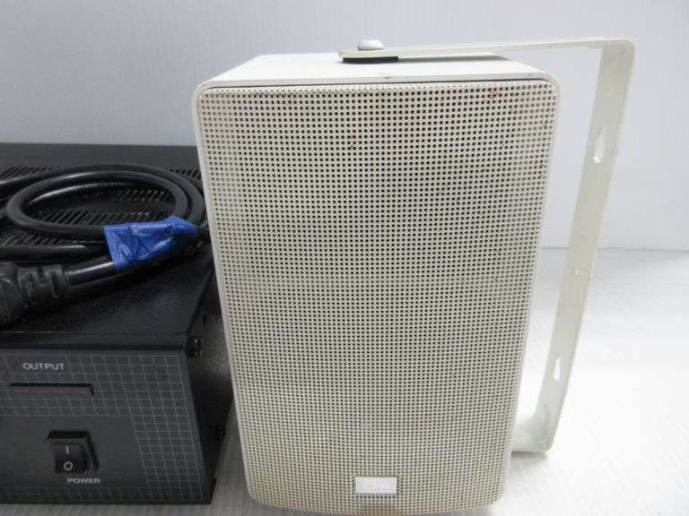 Muzak amplifier with (2) speakers, 17"W, series 3000 amplifier, Model ...