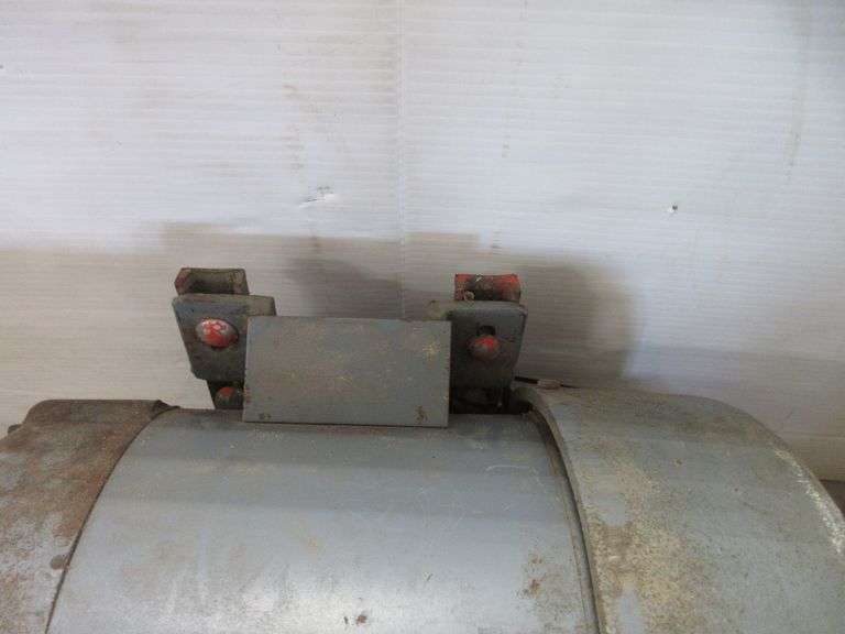 4 HP 220 3-Phase, Farm Duty Electric Motor, works as it should ...