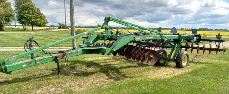 2001 John Deere 512 Disk Ripper, 5-Shank Cushion Trip Standards with ...