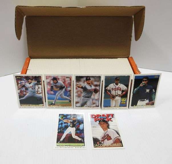 (677) 1995 Topps baseball cards - Albrecht Auction Service