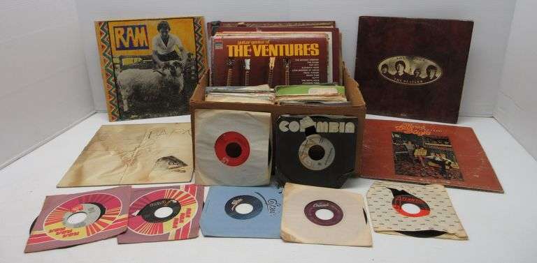(110) Records/Albums, 45s, and music set, include: The Beatles, Paul ...