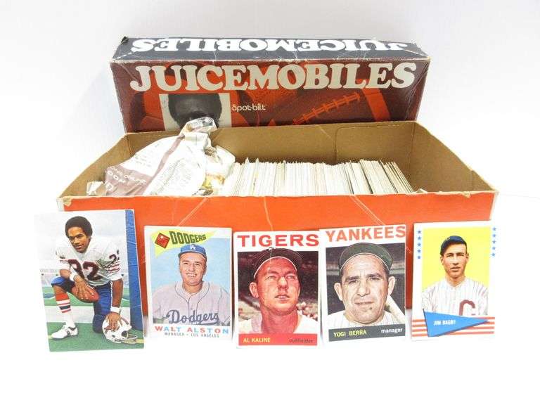 Old shoe box with baseball cards from 1950- 1960s - Albrecht Auction ...