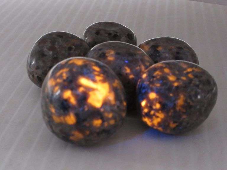 (6) Polished Yooperlite (Flame Stone), up to 1"W - Albrecht Auction Service