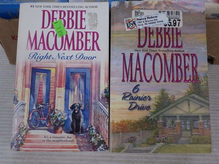 (21) Debbie Macomber books - Albrecht Auction Service