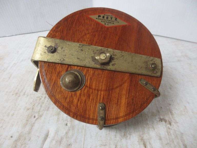 Peetz fishing reel, solid mahogany wood and brass, very good - Albrecht ...