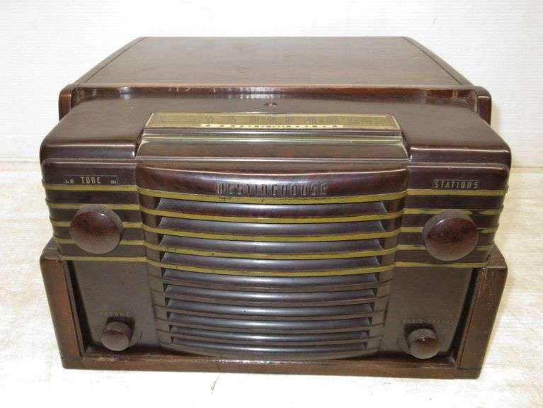 Vintage Westinghouse Model H-122 duo record player and radio combo ...