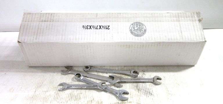 (73) Wrenches, marked USA, the sizes are 16", 12", 10", 8", 7", 6", 5", and 4"L, with several ...