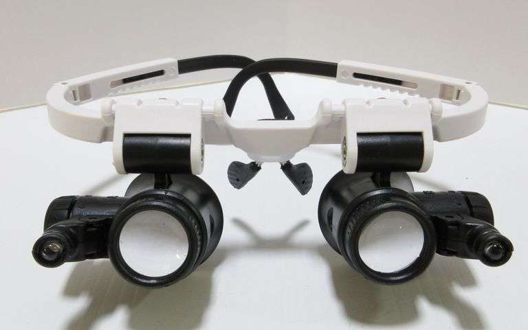 Watchmaker glasses, magnified with LED lights, in new condition ...