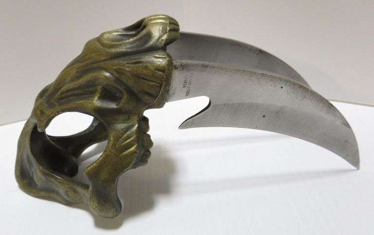 Sabertooth tiger dual blade collectible knife, brass colored skull ...