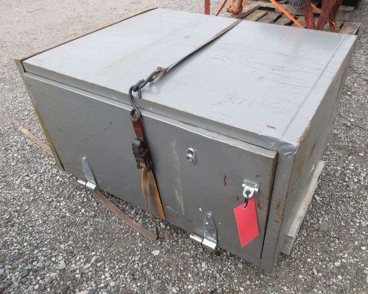 Gray safe, 21"W x 31"L x 40"H - Albrecht Auction Service