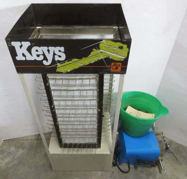 Curtis Keymatic 2000 key cutting machine with manual, bucket of keys ...