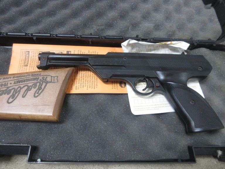 Daisy Red Ryder 75th anniversary BB gun, 1940-2015; Daisy pistol model ...