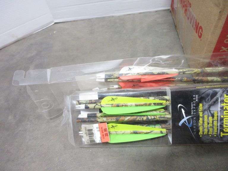 Assorted bow items, includes: Gametracker arrows, 1- NIB, 1- Used ...