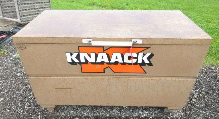 Knack box, good condition, no key - Albrecht Auction Service