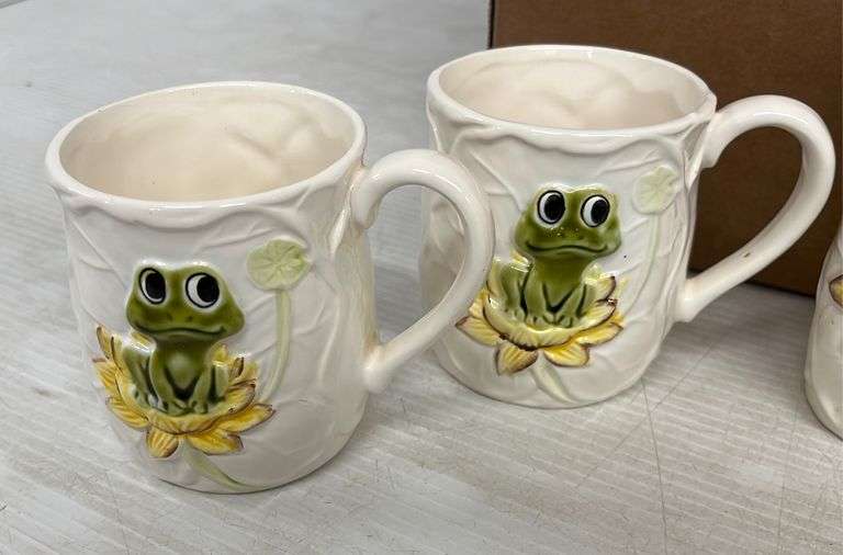 1978 Sears-Neil the frog dishes, include: Salt and pepper, napkin ...