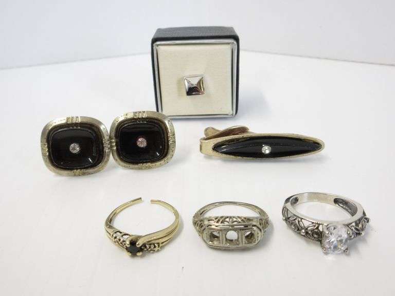 Pair of vintage cufflinks; (2) Old tie pins; (3) Vintage rings, up to size 6, one ring broken ...