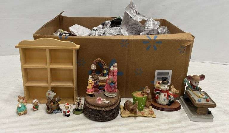 (50) Ceramic and porcelain mice, several different styles and designs ...