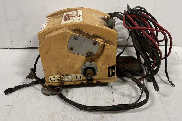 Power Winch, 12V, Model No. PW812, works - Albrecht Auction Service