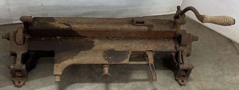 Small metal brake, 29"L, fair - Albrecht Auction Service