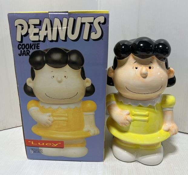 Older Peanuts Lucy ceramic cookie jar, C/ 1994, "Benjamin & Medwin ...