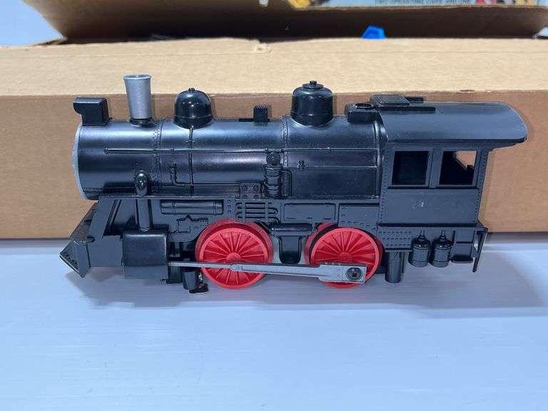 1978 Lionel working on the railroad train set, box- 20"L, box wear ...