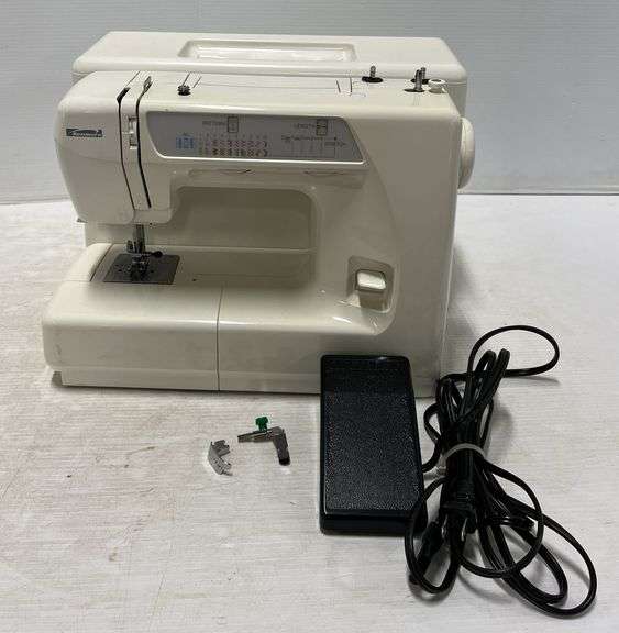 Kenmore electric pattern sewing machine with cover and cords, model 385 ...
