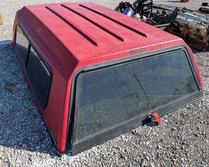 8' Topper with slider back window, used - Albrecht Auction Service
