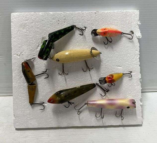 (7) Old fishing lures, include: 1920s Wood Moonlight Polliwog, wooden ...