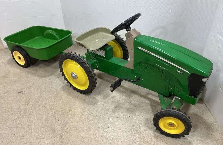John Deere 7960 riding toy tractor and trailer, 13"H to seat - Albrecht ...