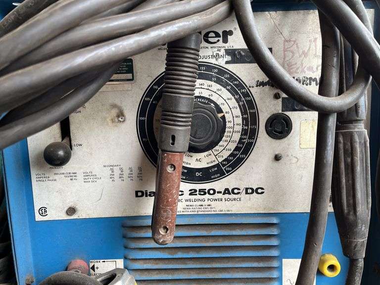 Miller Dialarc 250/250 AMP single phase welder with cart and cables ...