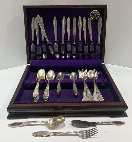 Silverware set in case, contains seal by William Rogers & Son, a ...
