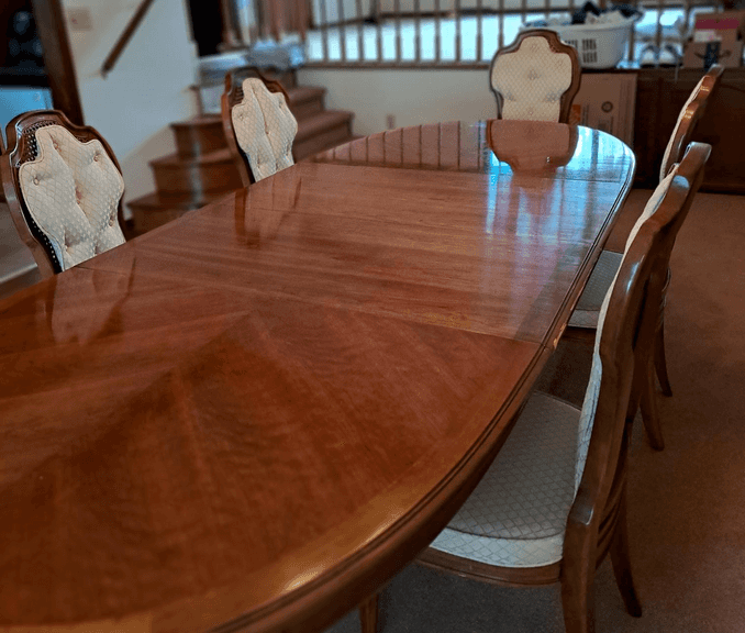 Thomasville dining room set, some scratches on the table but easily ...