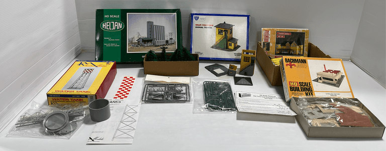 (7) HO Scale model kits, includes: 1970's Bachmann Jouef Sunglass ...