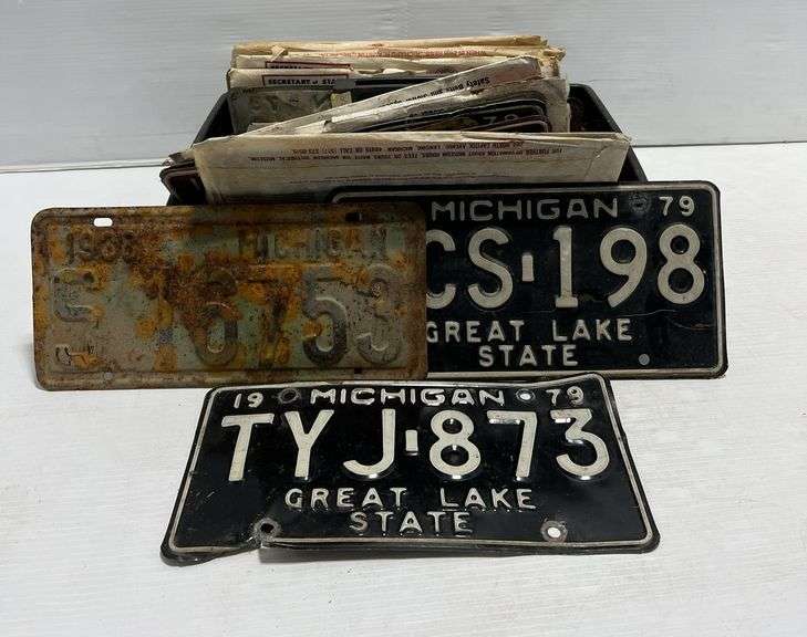 (30) Older assorted vehicle and motorcycle license plates, used ...